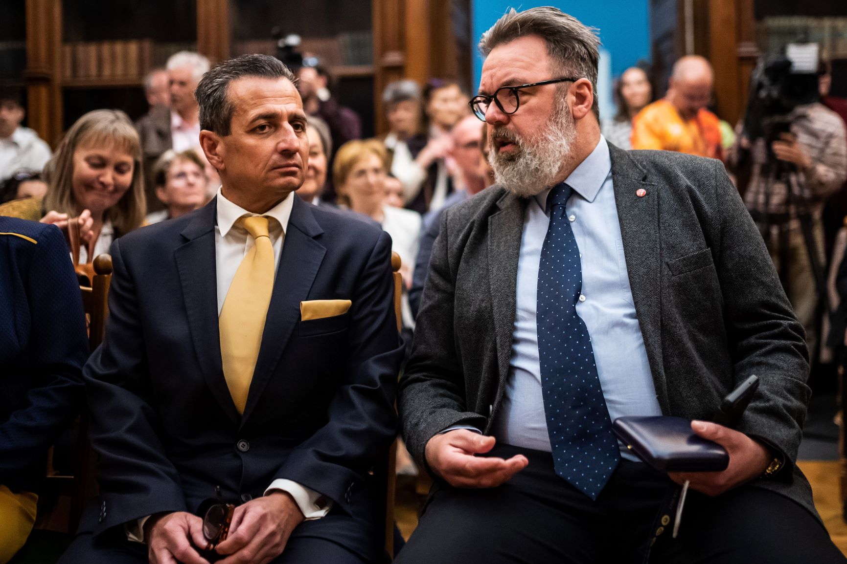 Nézze meg, milyen Herendi porcelánt használ a brit királyi család ...