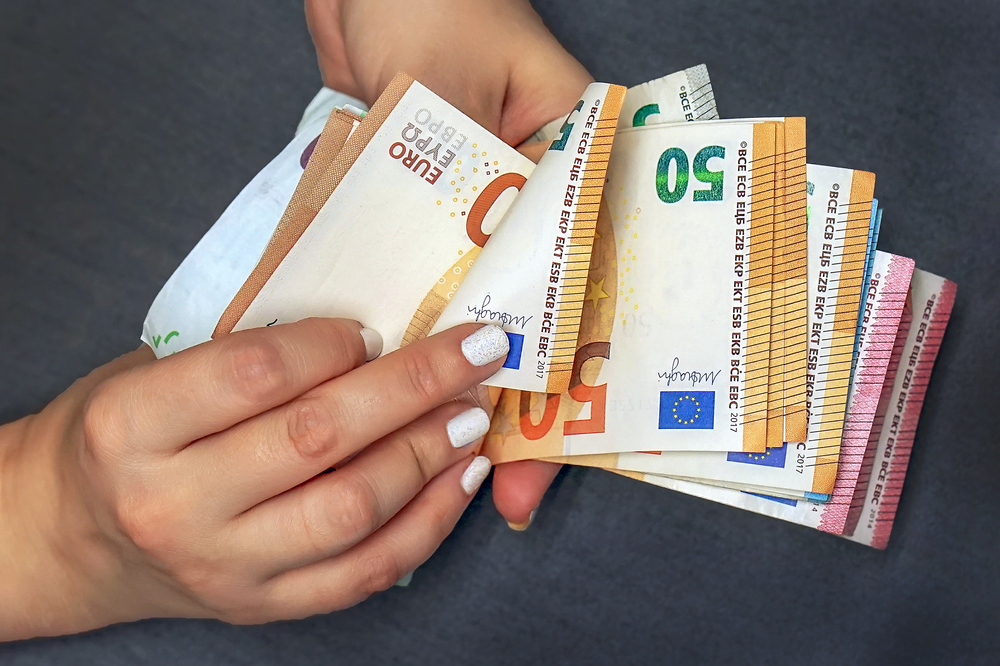Soha nem volt ilyen magas az euró támogatottsága az Eurobarométer szerint