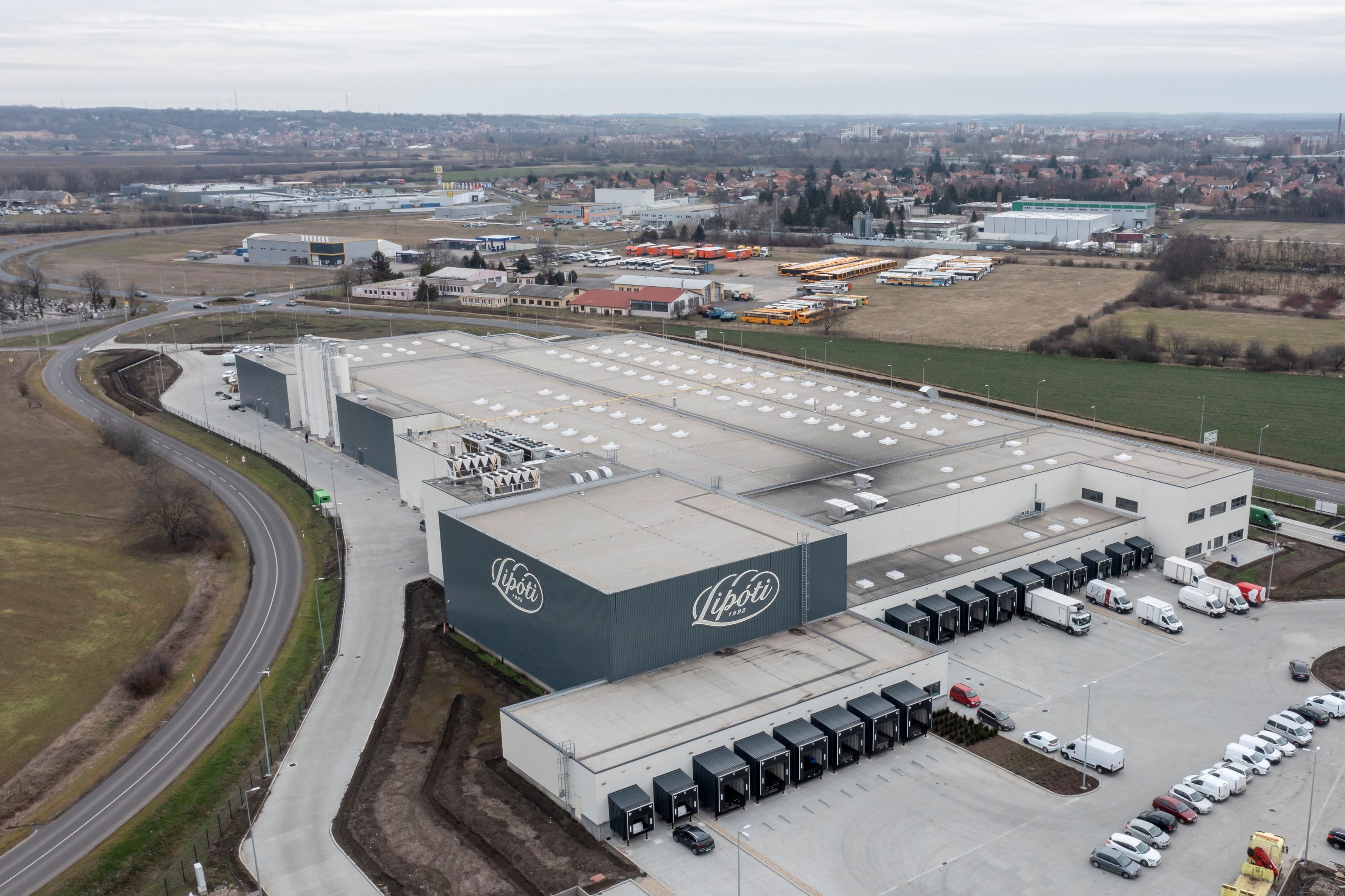 Így fest az ország legnagyobb sütőüzeme - nézze meg képeken az új gyárat