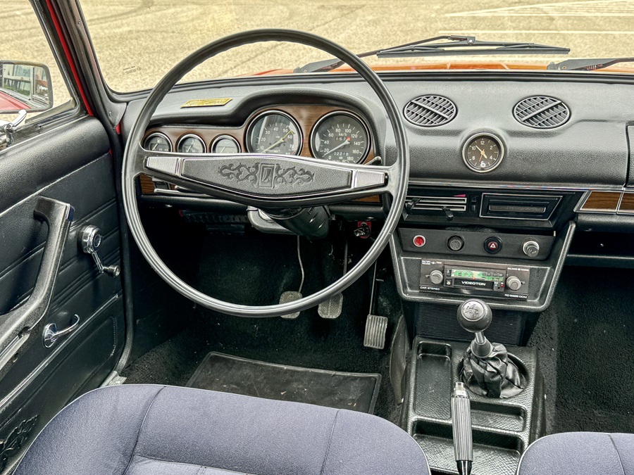 Nem átverés! Ezért kerül 6 millió forintba egy restaurált Lada - 1984 ...