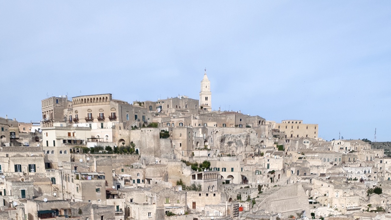 Mikulás sírja, barlanglakásokból lett európai kulturális főváros és ...