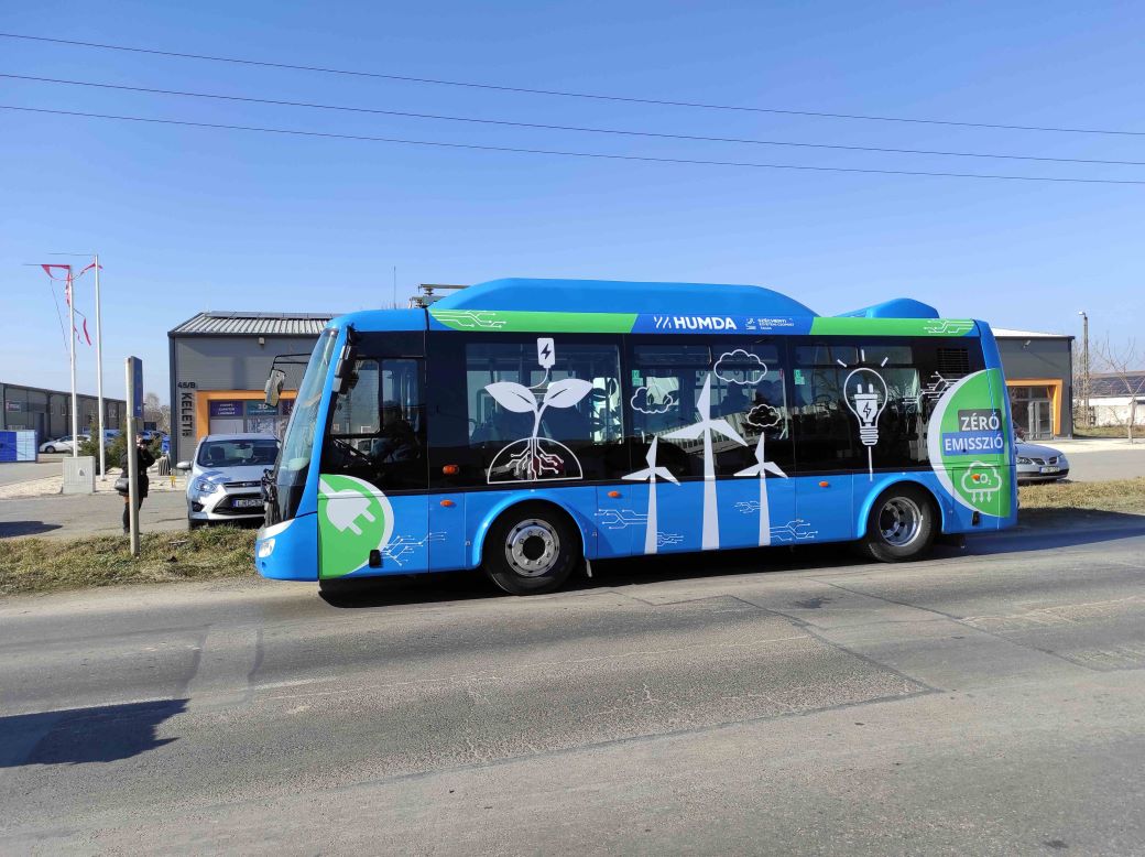 Új magyar elektromos busz állt forgalomba