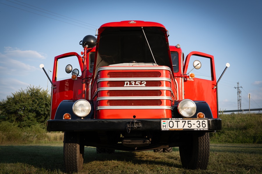 A magyar járműipar egyik legszebb nehéz vasa: 1957 Csepel D352 ...