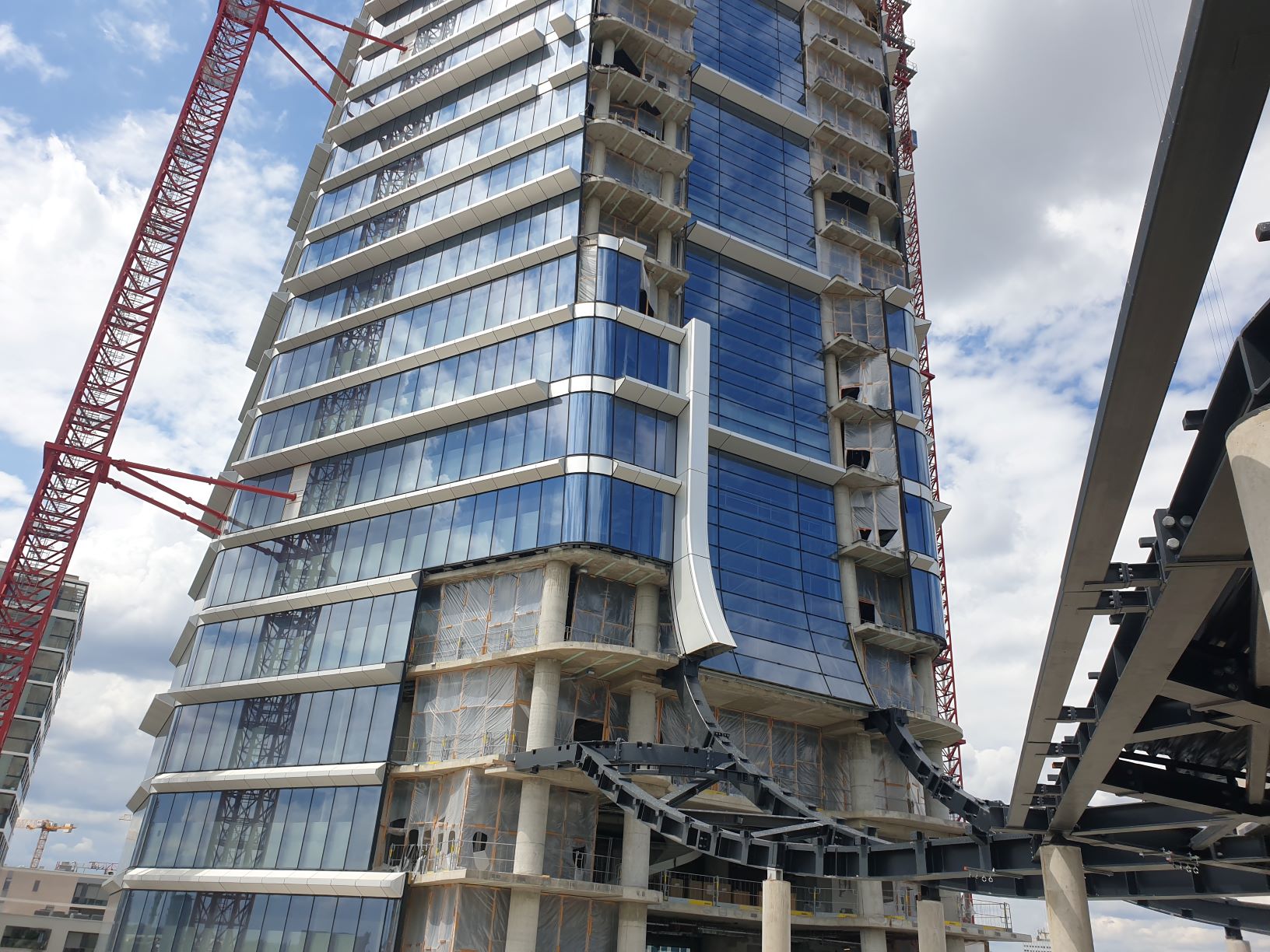 Bokrétaünnep: Elérte végleges magasságát a MOL-torony