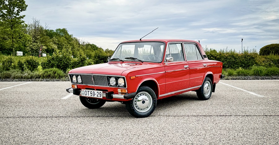 Nem átverés! Ezért kerül 6 millió forintba egy restaurált Lada - 1984 ...